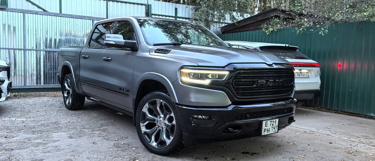 Dodge RAM в цветной матовый полиуретан Carbins Matte Deep Grey MF-001D