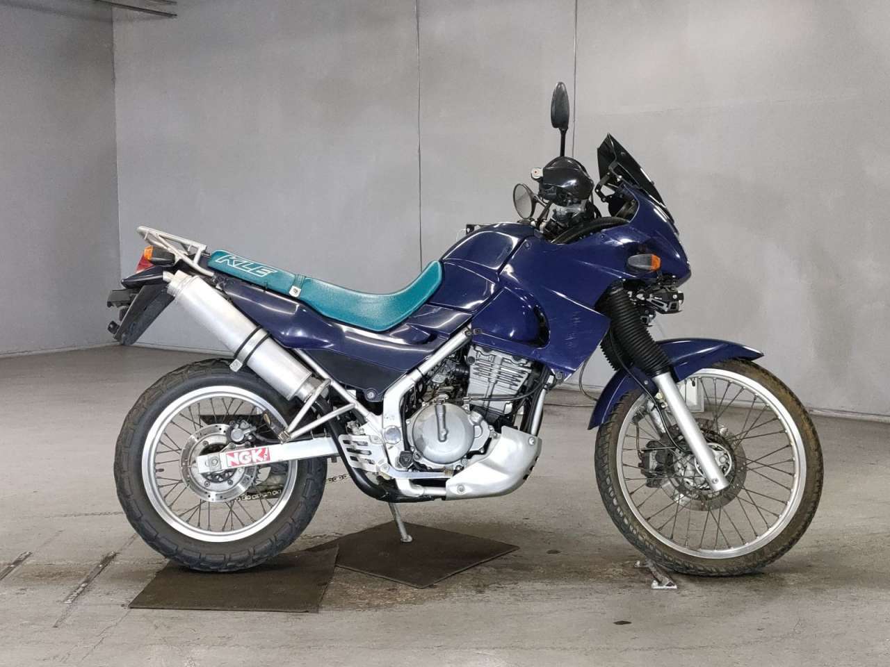 Kawasaki KLE250 Anhelo LE250A-004517 - купить по выгодной цене | Moto-Depo