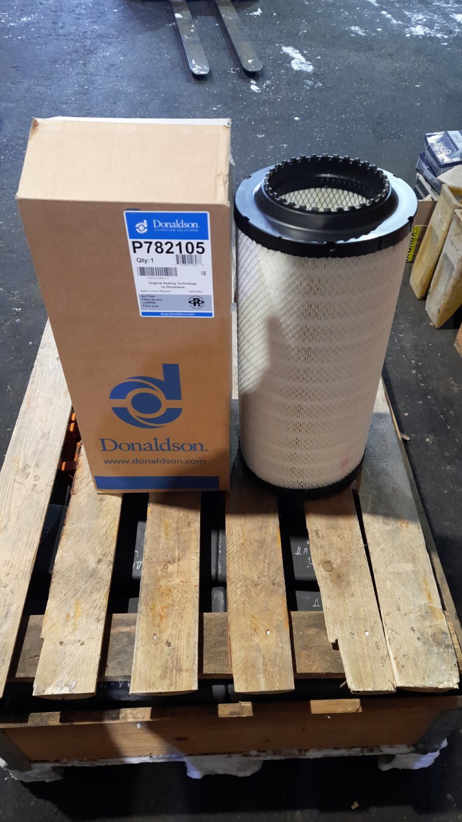 Фильтр воздушный внешний Donaldson P782105 – купить за 6 700 ...