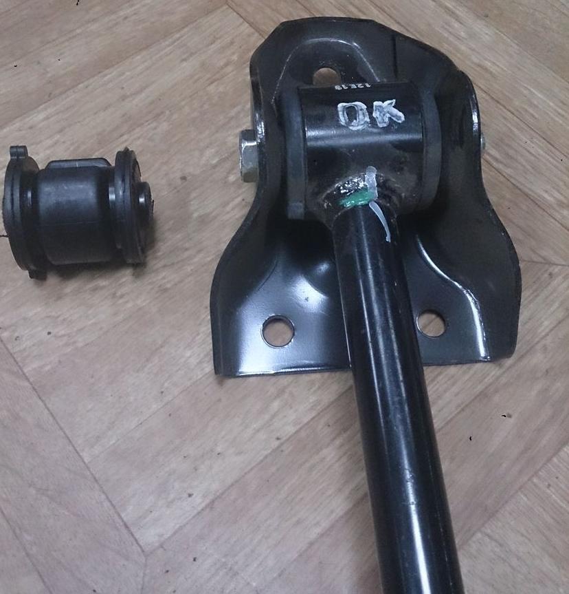 Сайлентблок рычага заднего продольного передний Daewoo Gentra ...