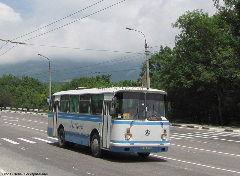MODEL CARS LAZ-695N Soviet summer camp Artek Soviet Bus 1:43