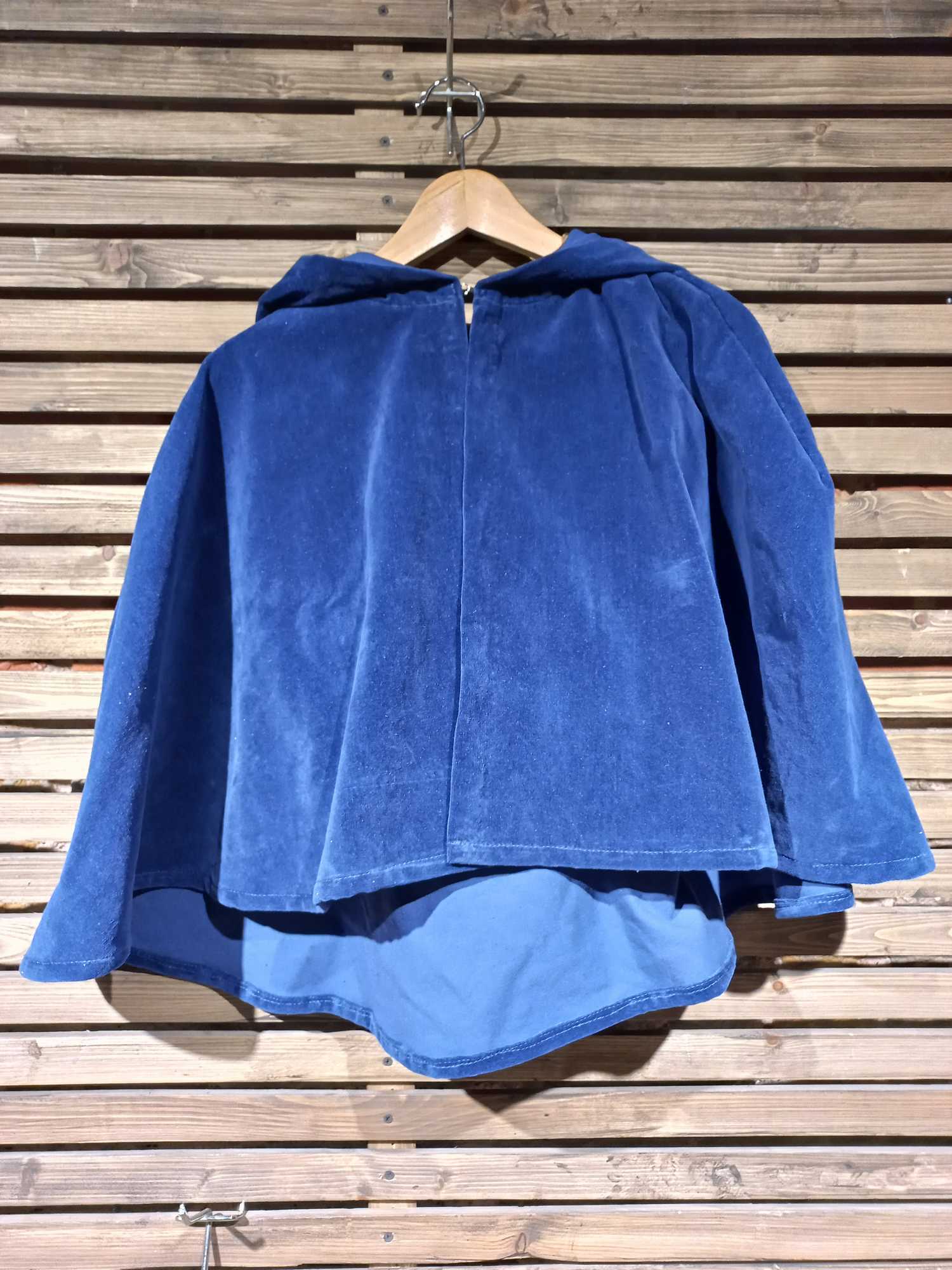 Плащ короткий с капюшоном (синий бархат) – купить за 4 200 ₽ | Секира ...