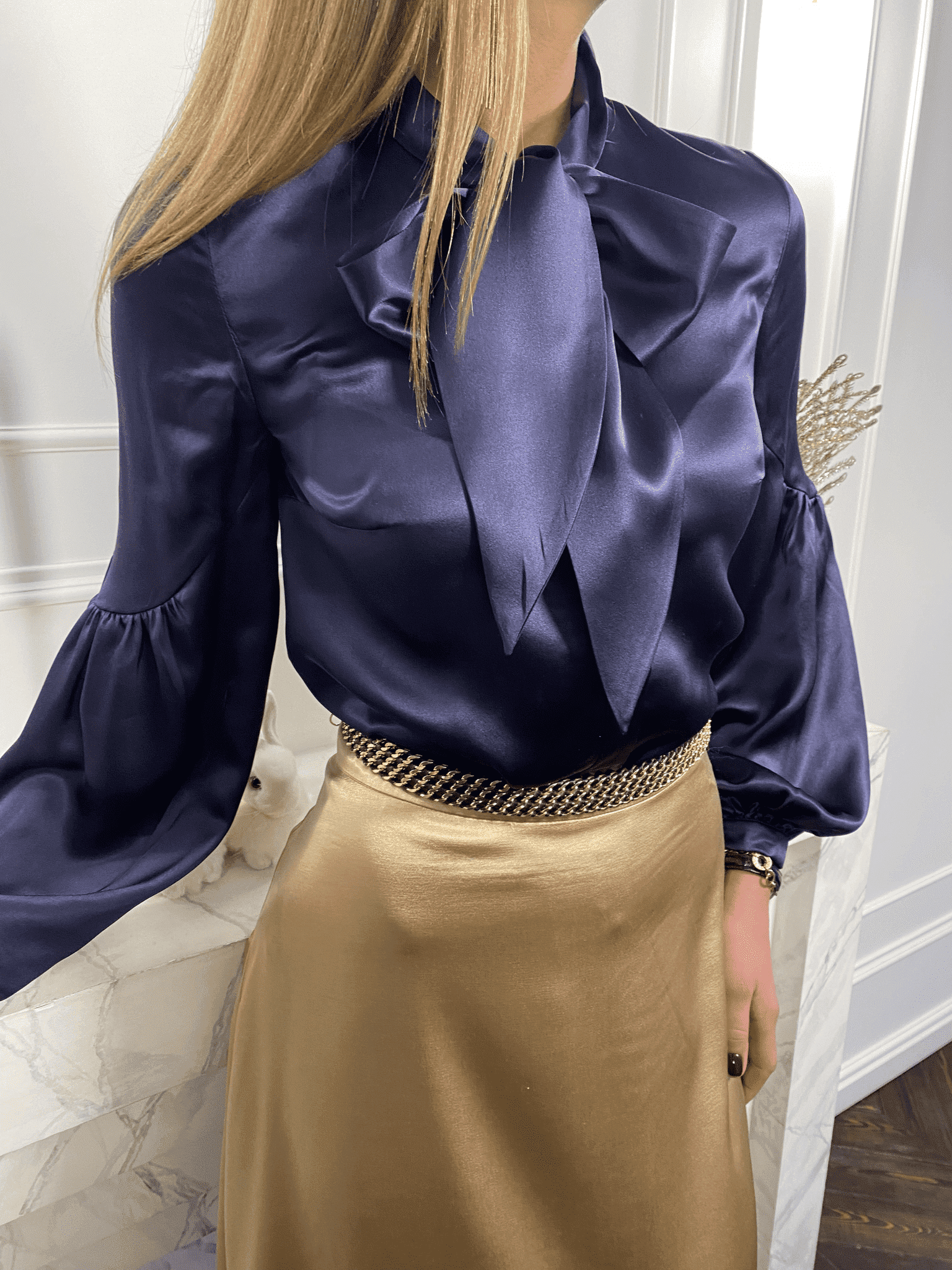 Блузка Париж с бантом шелк ( размер 42) – купить за 9 500 ₽ | CLASSY brand