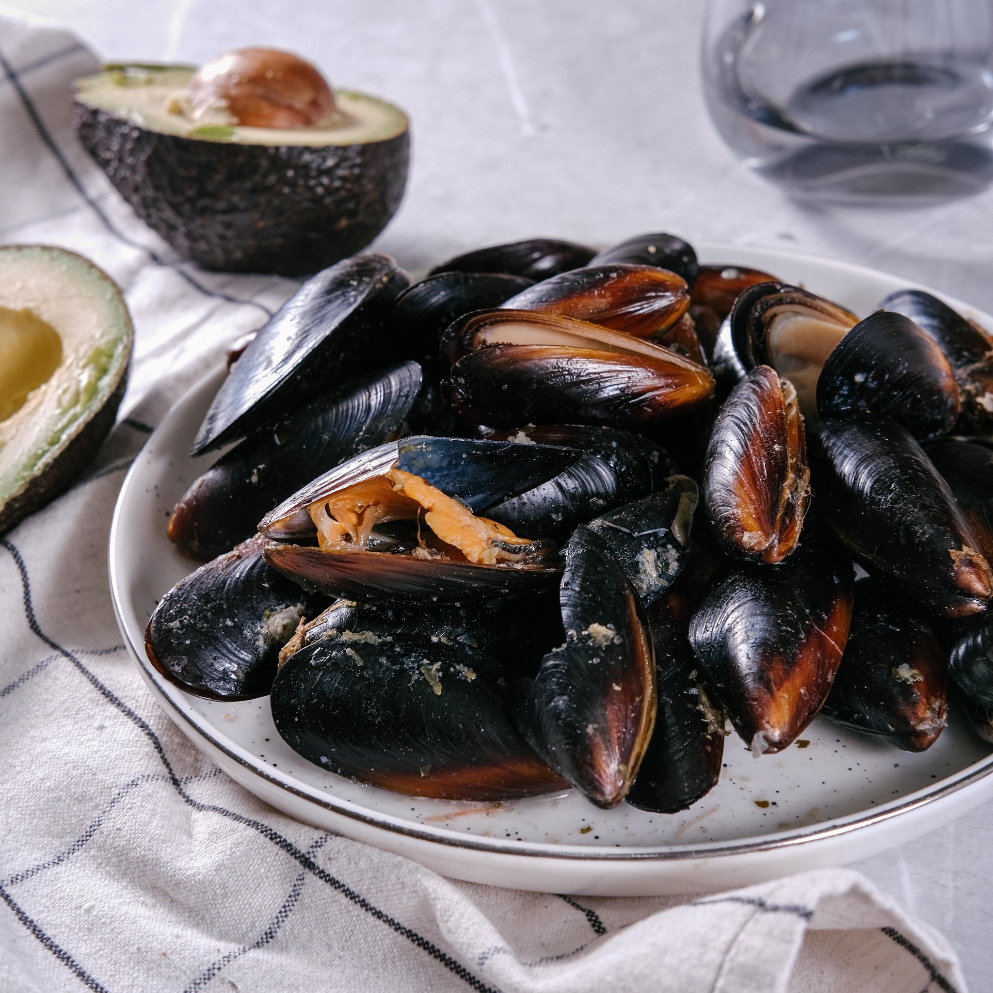 Мидии на створках (40-60) 1кг. - купить по выгодной цене | СибРыба