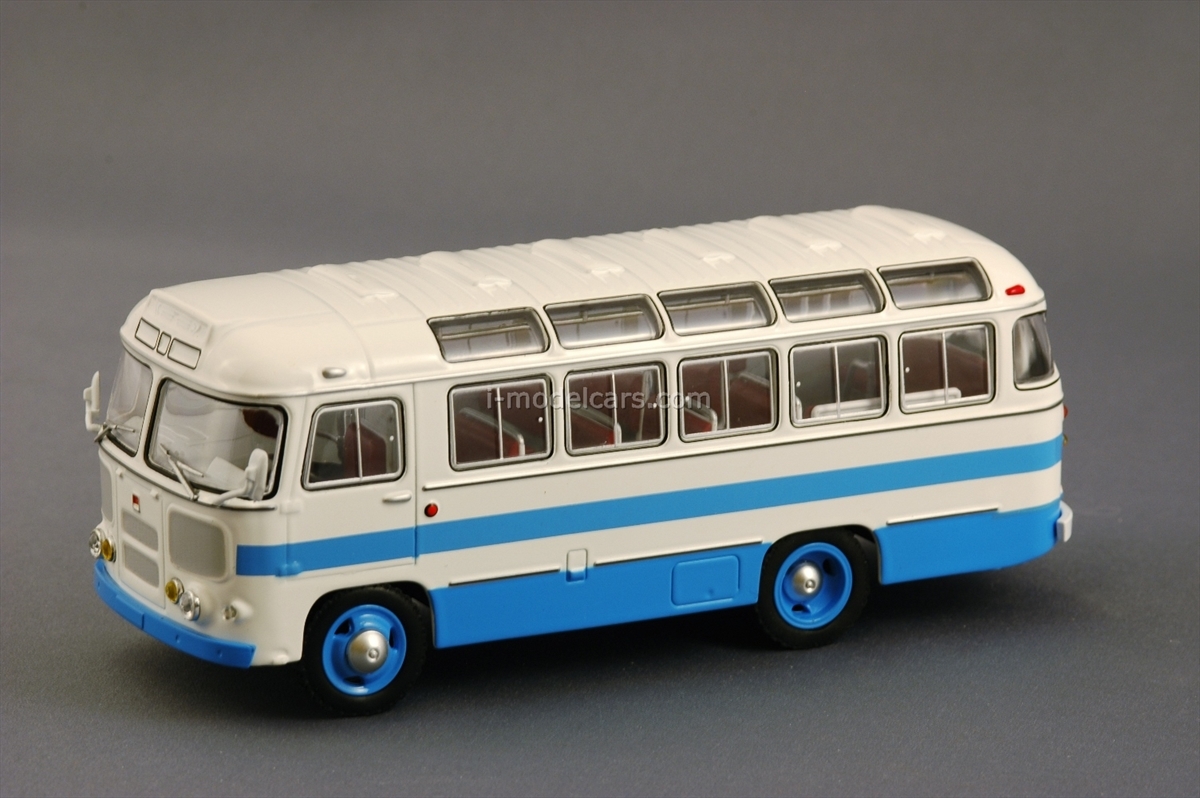 MODEL CARS PAZ-672 white-blue Classicbus 1:43