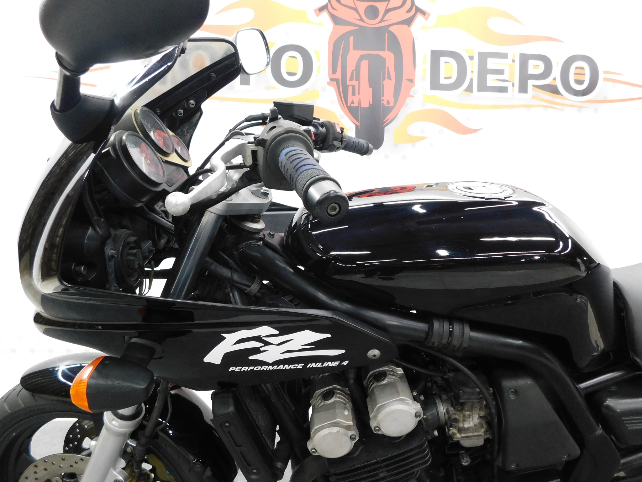 Yamaha FZ400 1997 - купить по выгодной цене | Moto-Depo