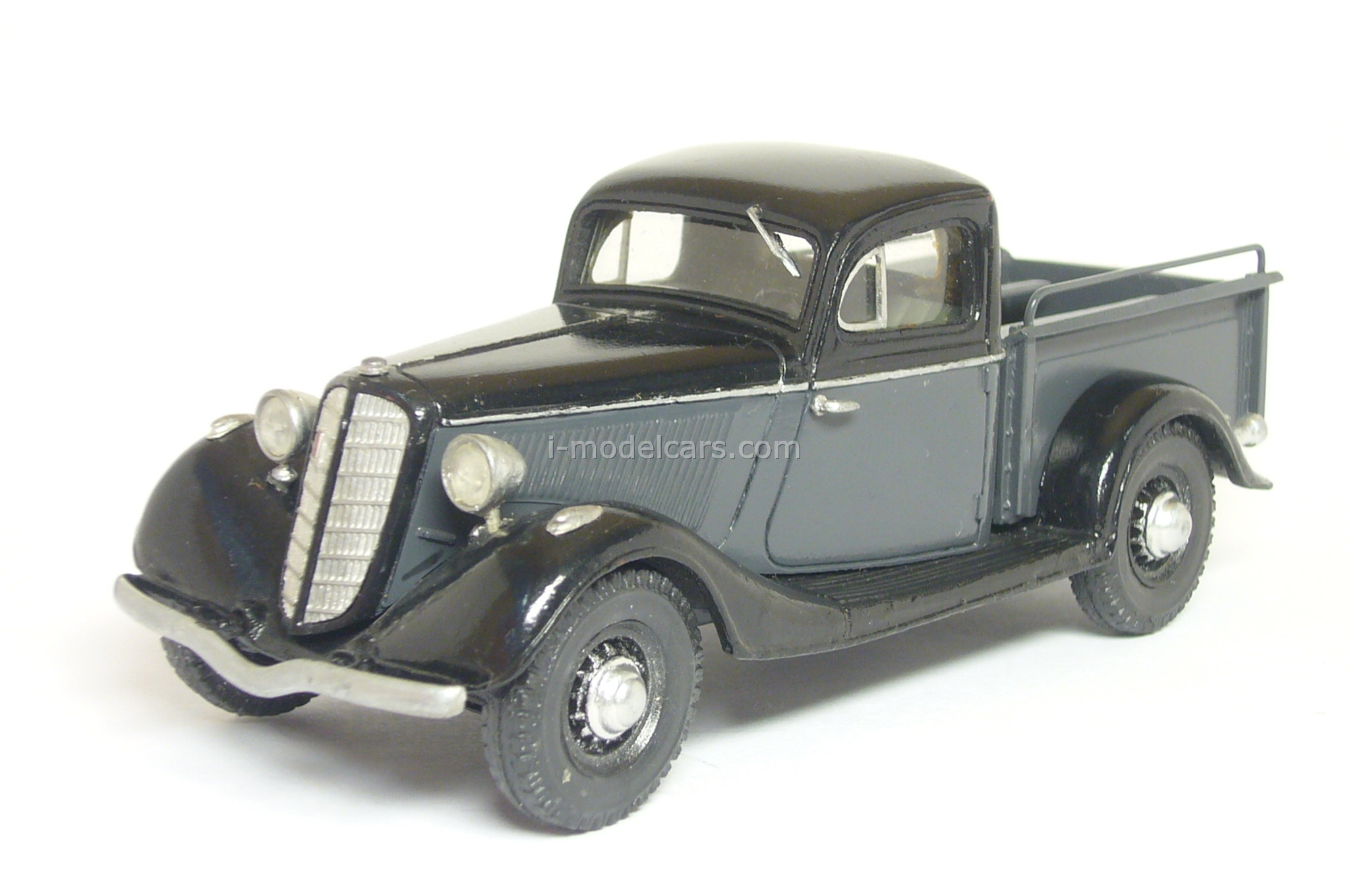 MODEL CARS GAZ-M415 Pickup Ural Falcon USSR 1:43