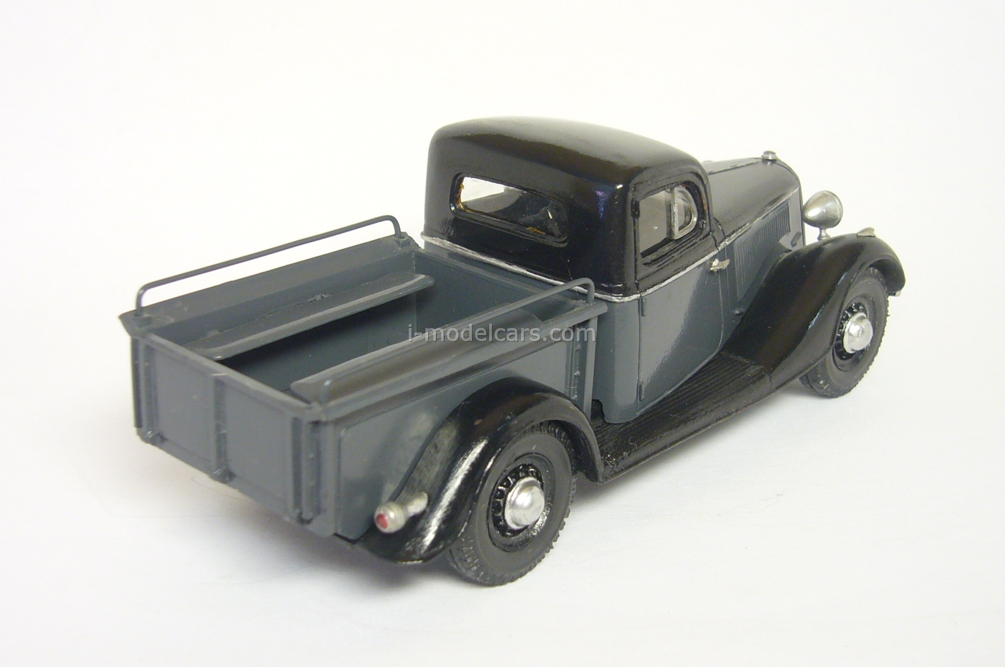 MODEL CARS GAZ-M415 Pickup Ural Falcon USSR 1:43