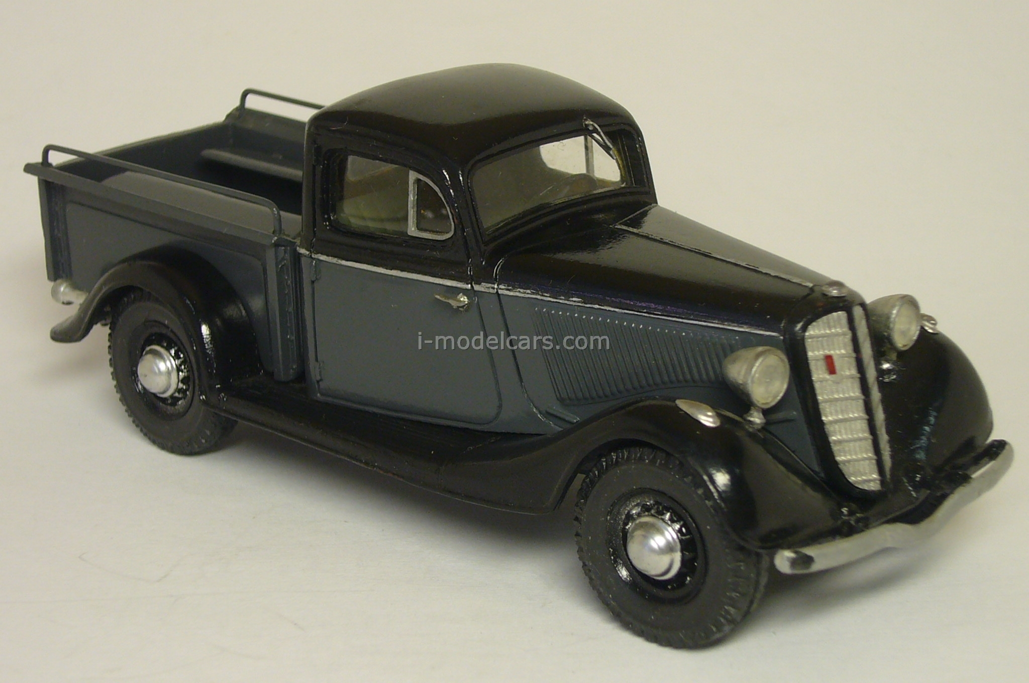 MODEL CARS GAZ-M415 Pickup Ural Falcon USSR 1:43