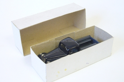MODEL CARS GAZ-M415 Pickup Ural Falcon USSR 1:43
