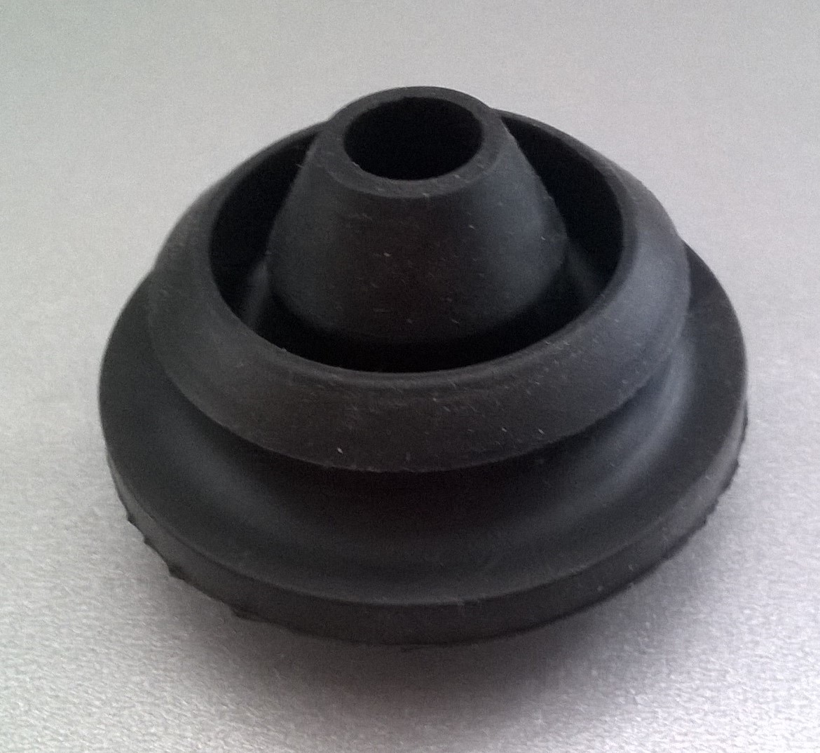 ВТУЛКА РАДИАТОРА НИЖНЯЯ LANOS, SENS, CHANCE, AVEO -2011, LACETTI GM ...