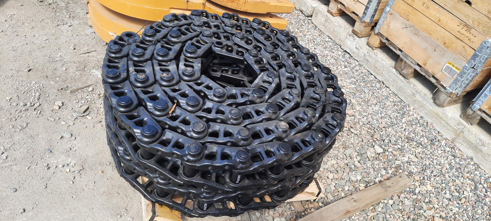 Цепь гусеничная EC210, R210L, PC200 49 зв UL190K2P49 – купить за 195 ...