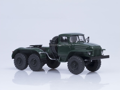 MODEL CARS Ural-375S-K1 road tractor green AutoHistory 1:43