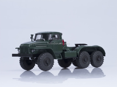 MODEL CARS Ural-375S-K1 road tractor green AutoHistory 1:43