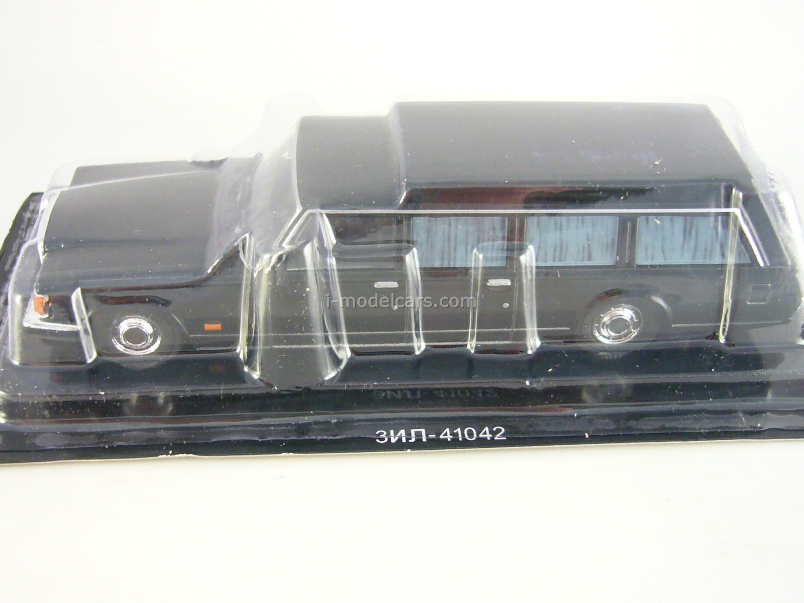 MODEL CARS 1:43 ZIL-41042 black DeAgostini Auto Legends USSR #145