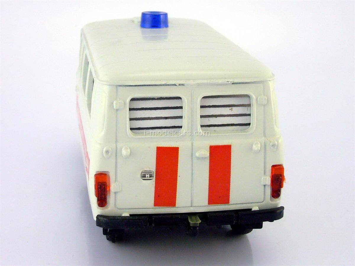 UAZ-3962 Bus Ambulance Medical Assistance 1:43 Agat Mossar Tantal