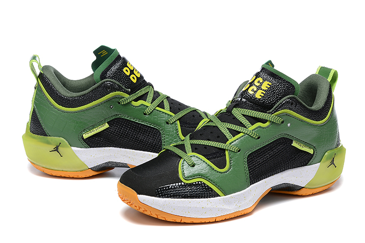 Кроссовки баскетбольные Air Jordan 37 Low 'Deuce'