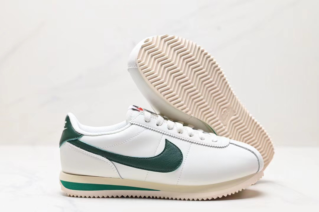 Белые кроссовки Nike Cortez 'Sail Stadium Green' купить онлайн в ...