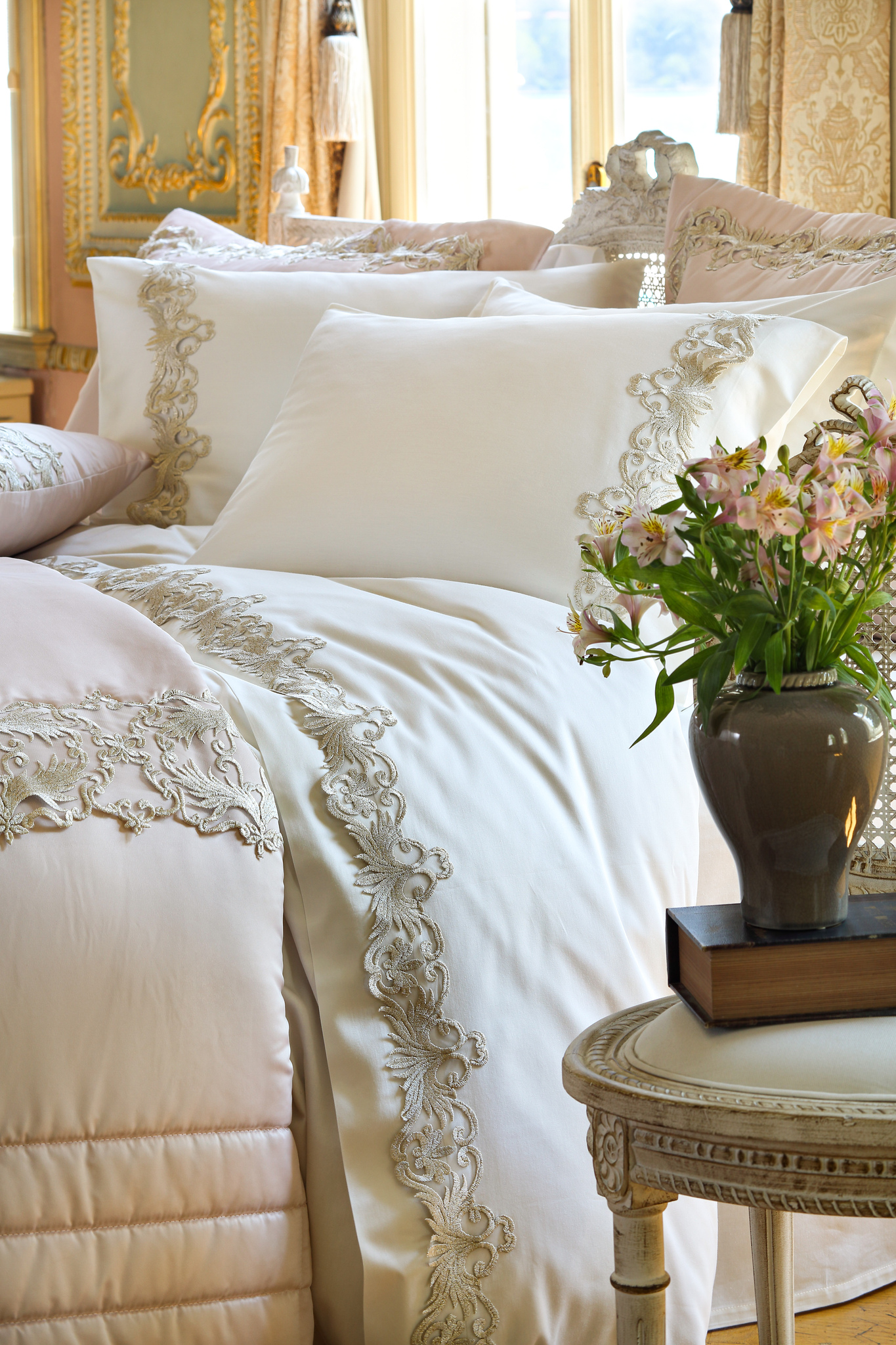 Покрывало VALERON (бежевый) - купить с проверкой перед оплатой | SOFITU