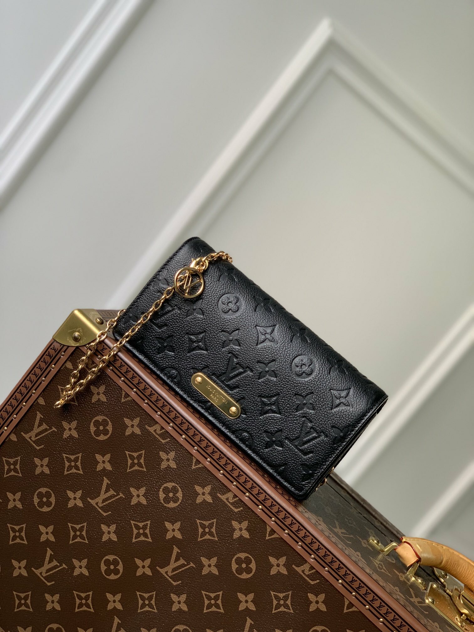 Louis Vuitton Lily Wallet On Chain – Buy 150 $ | 4 Bag Lovers