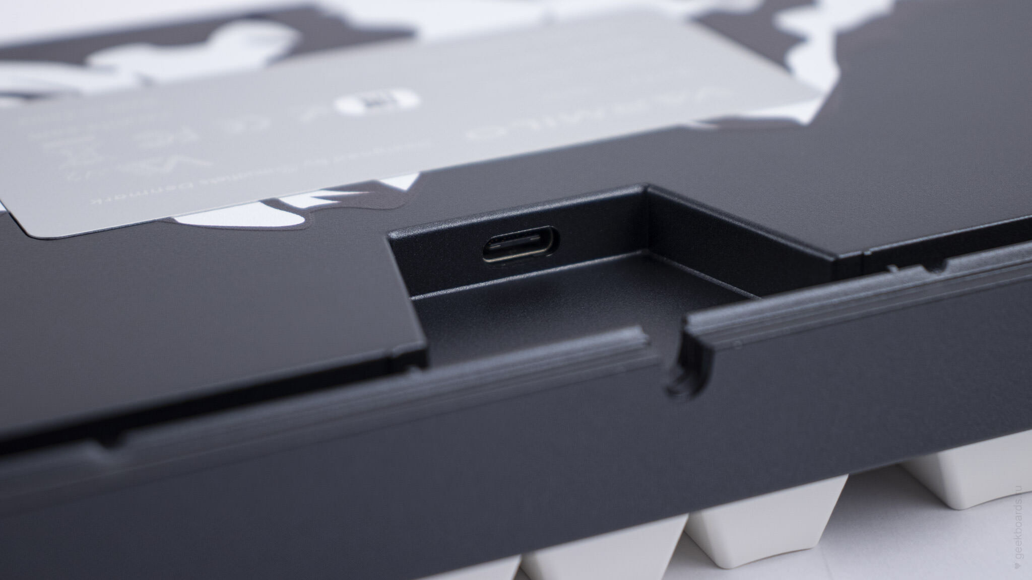 Varmilo Summit R1 87 — купить на сайте профессиональных клавиатур ...