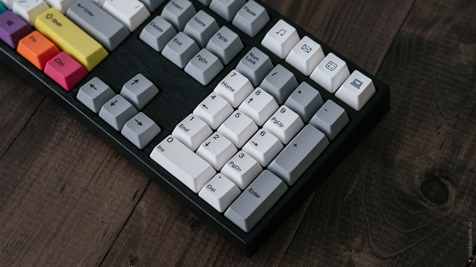 Varmilo VEA108 Vintage Days — купить на сайте профессиональных ...