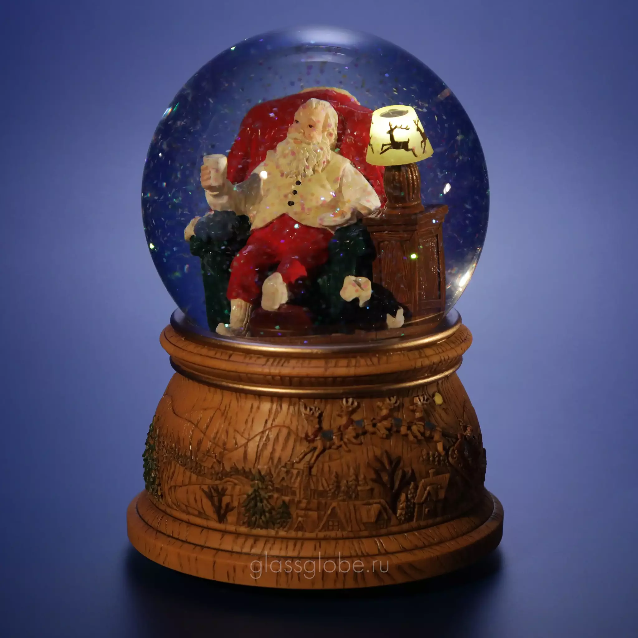 Новогодний шар со снегом "Санта отдыхает"