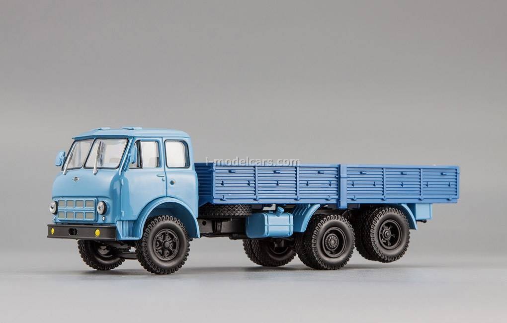 MAZ-516A flatbed truck 1971-1973 blue 1:43 Nash Avtoprom