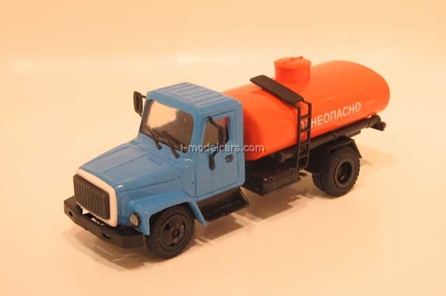 MODEL CARS GAZ-3307 tank Fuel Flammable Kompanion 1:43