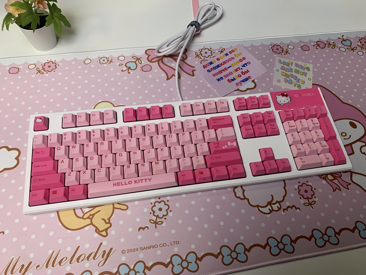 Realforce R2 Hello Kitty Limited Edition купить с доставкой | Geekboards