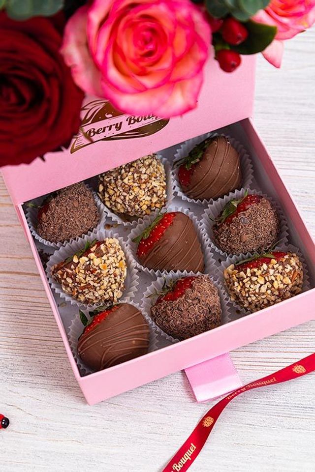 🍓 Клубника в шоколаде в шляпной коробке 🍓 - купить клубничный букет с ...