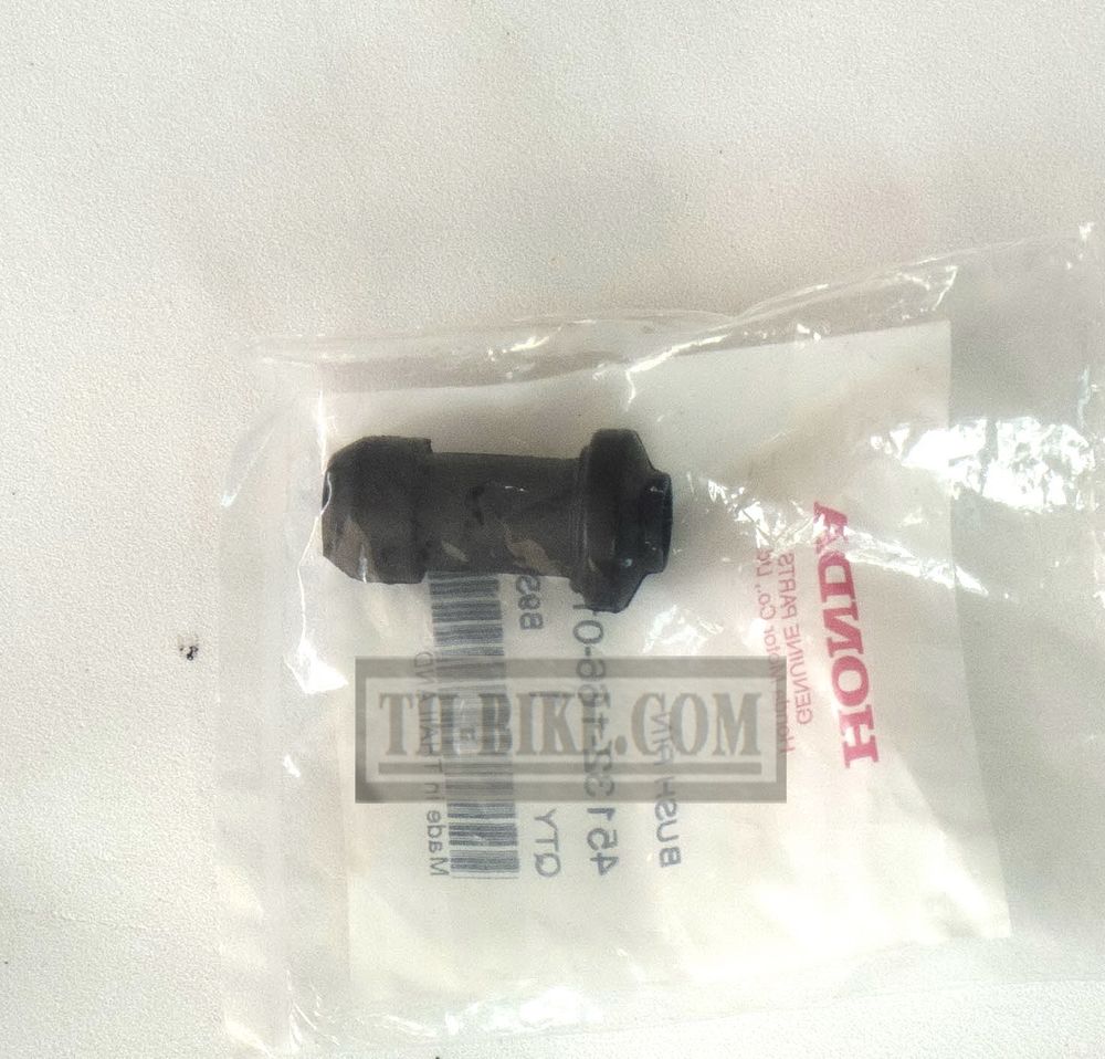 45132-166-016. BOOT, PIN BUSH (NISSIN)