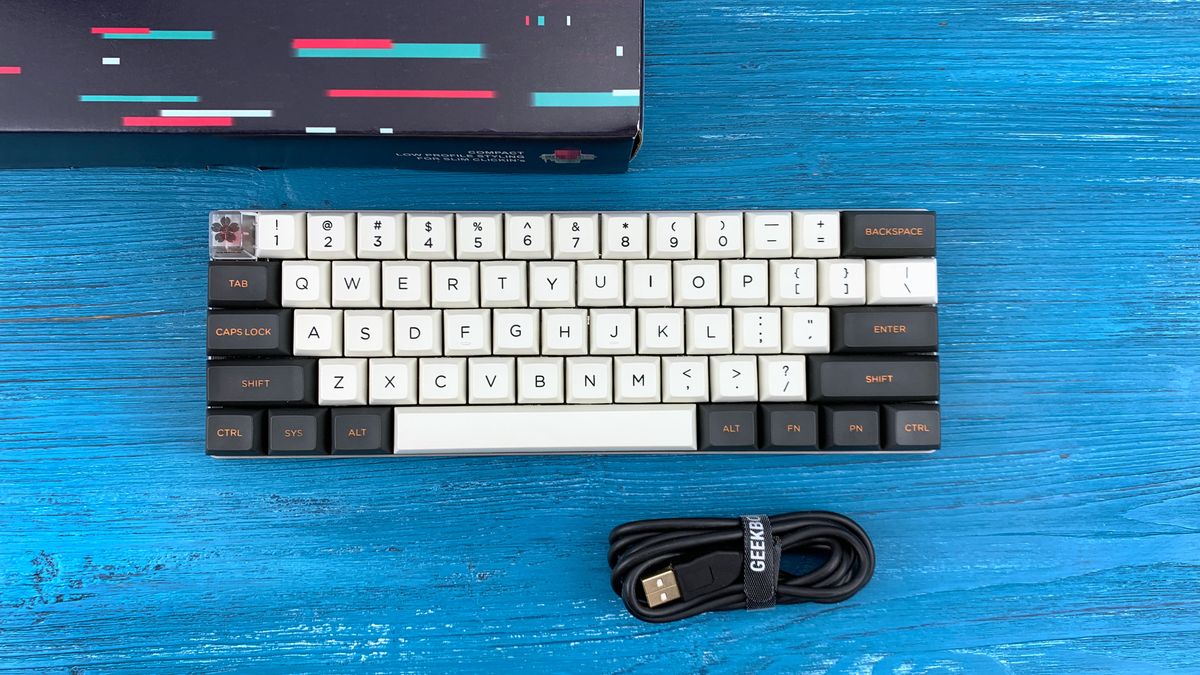 Vortex POK3R V2 Cherry MX Low Profile Red купить с доставкой | Geekboards